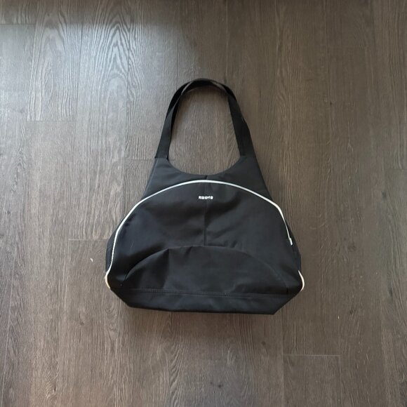 Roots | Bags | Rare Y2k Roots Sports Bag Preowned | Poshmark